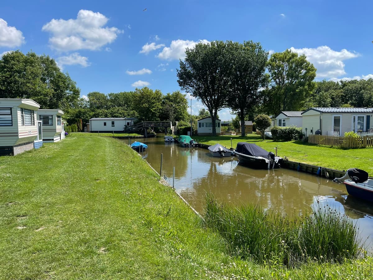 Recreatieboerderij Hilarides - Campio.no - Find and book camping